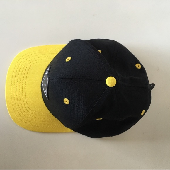Neff | Accessories | Neff Snapback Yellow And Black Baseball Hat Cap ...